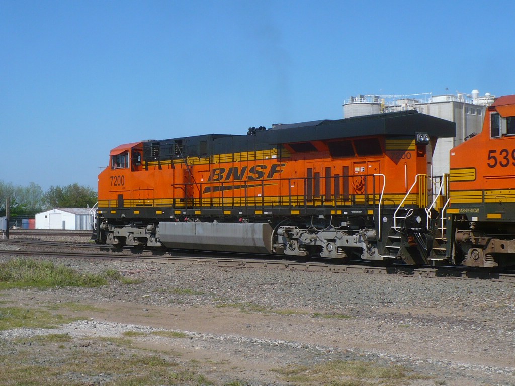 BNSF 7200